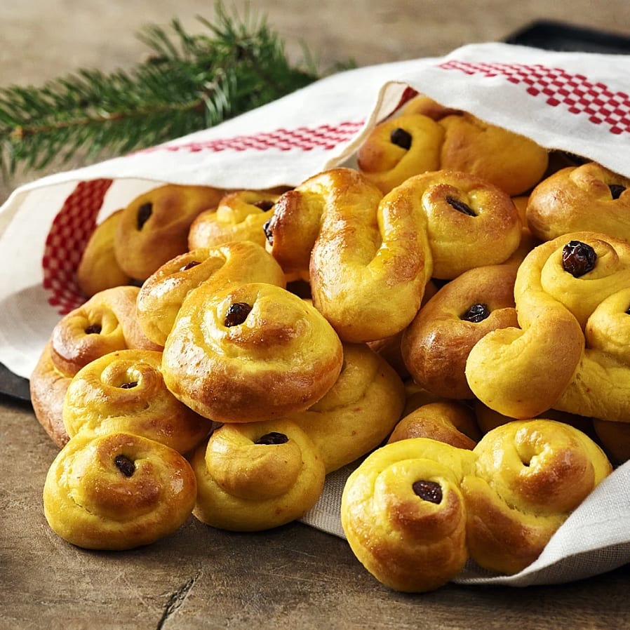 Saffron buns for Advent – MrsSwede – A Blog About Sweden and The Swedes